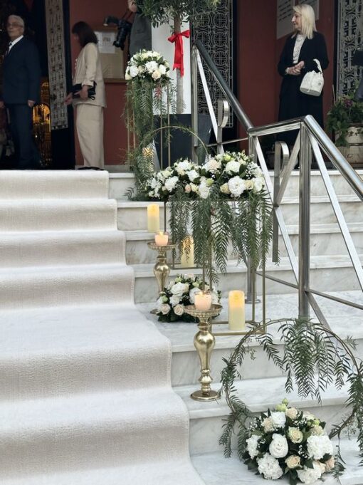 Στολισμός γάμου | Διακόσμηση εκκλησίας με γεωμετρικά σχήματα ...